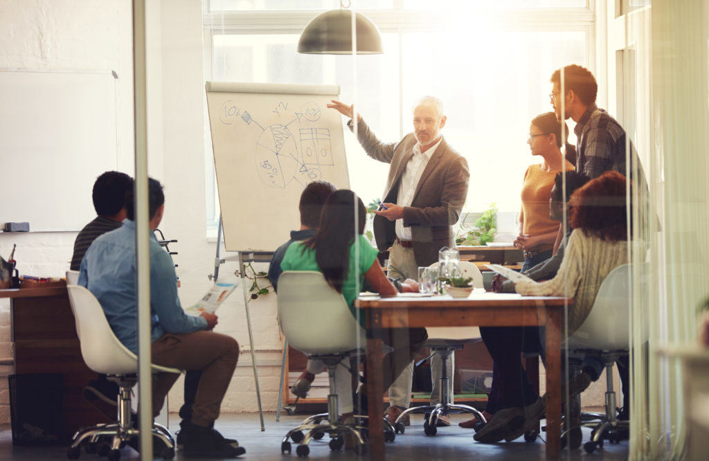 5 Basic Leadership Qualities | Intinde